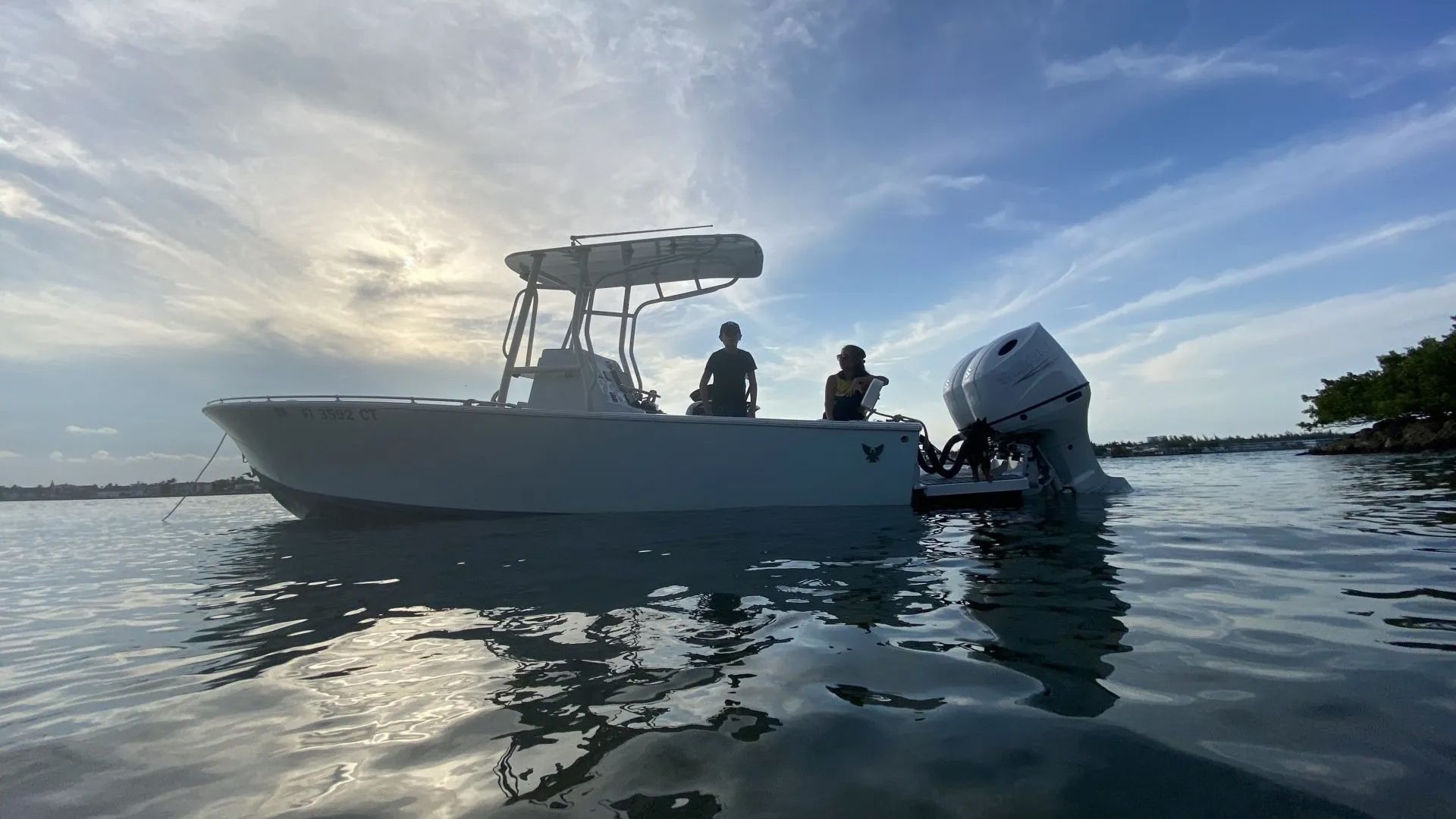 25ft Formula Thunderbird boat for rent - Miami Boat & Yacht Rentals